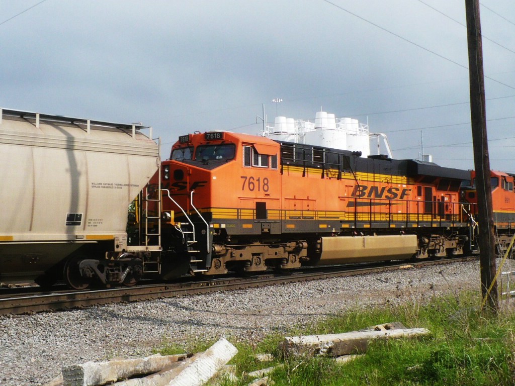 BNSF 7618